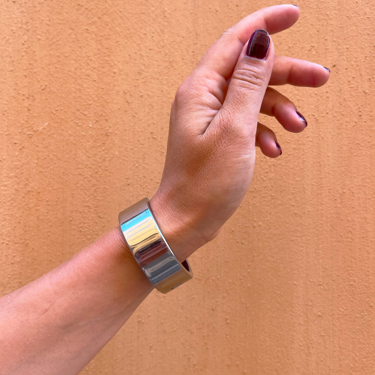 Massive Stainless Steel cuffs locking bracelets – selfbondage-shop